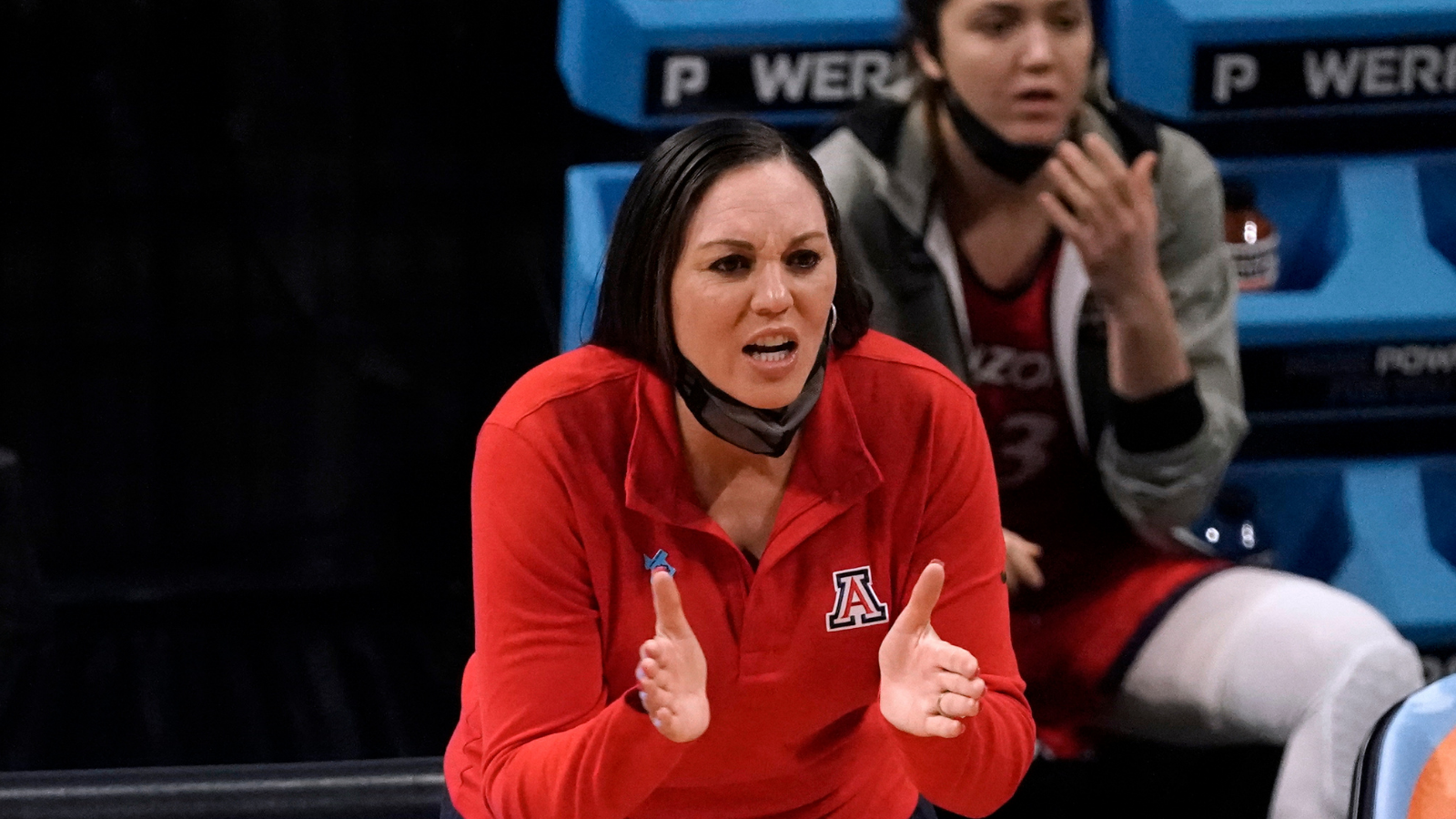 ARIZONA COACH PUMPS BREAST MILK DURING NCAA CHAMPIONSHIP GAME - Z93
