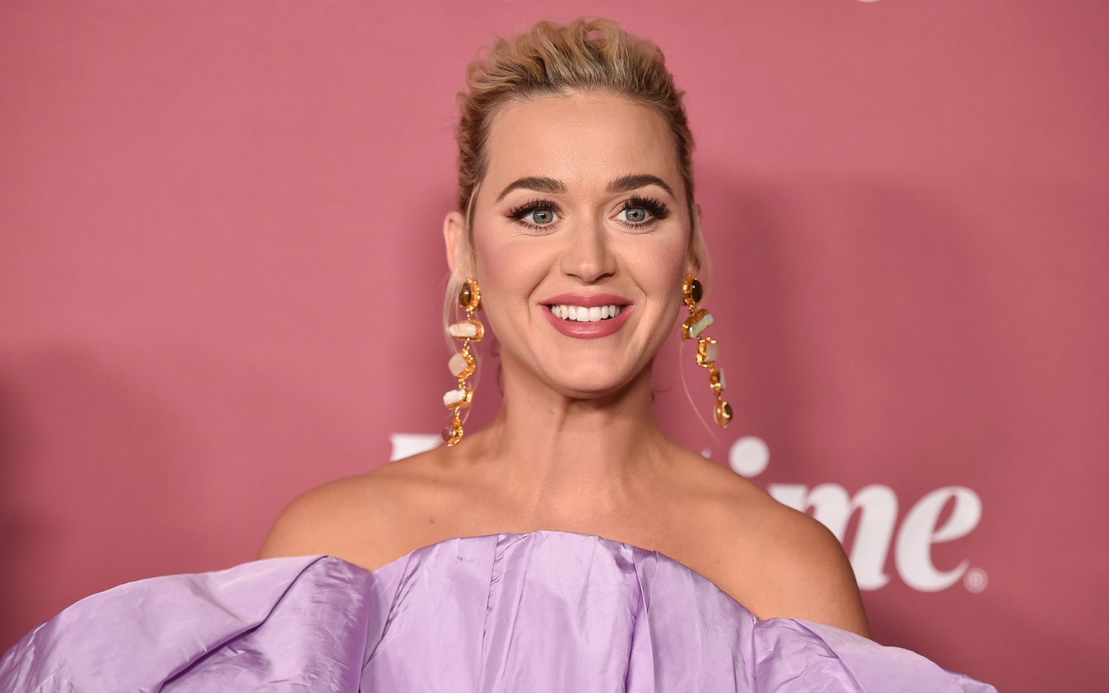 KATY PERRY TEAMS UP WITH PEEPS FOR NEW SHOE COLLECTION - Z93