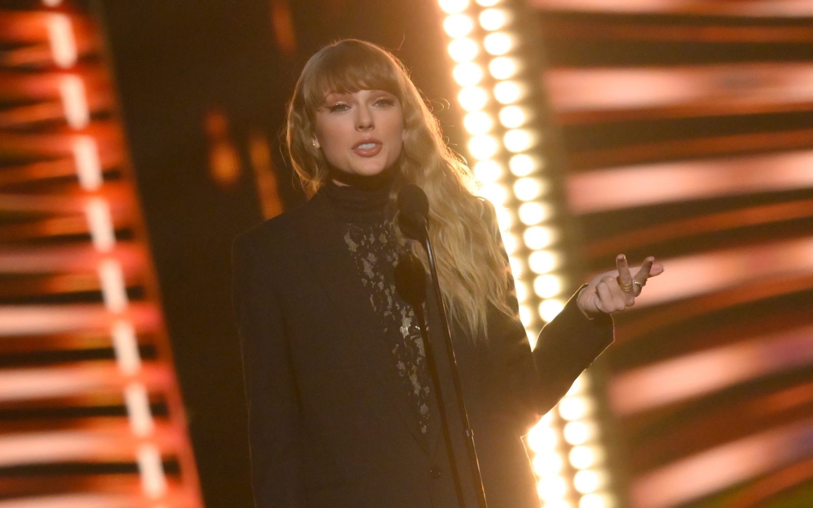 TAYLOR SWIFT FANS DEBATE WHAT “ERAS TOUR” SONGS ARE THE BEST FOR A ...