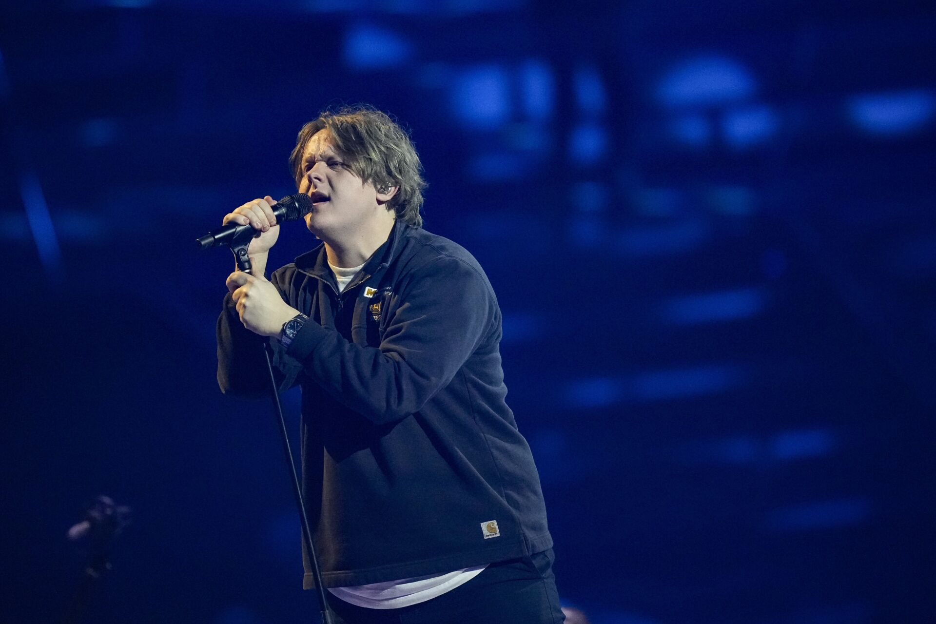 LEWIS CAPALDI PERFORMS A STRIPPED DOWN 'FRIENDS' THEME SONG - Z93
