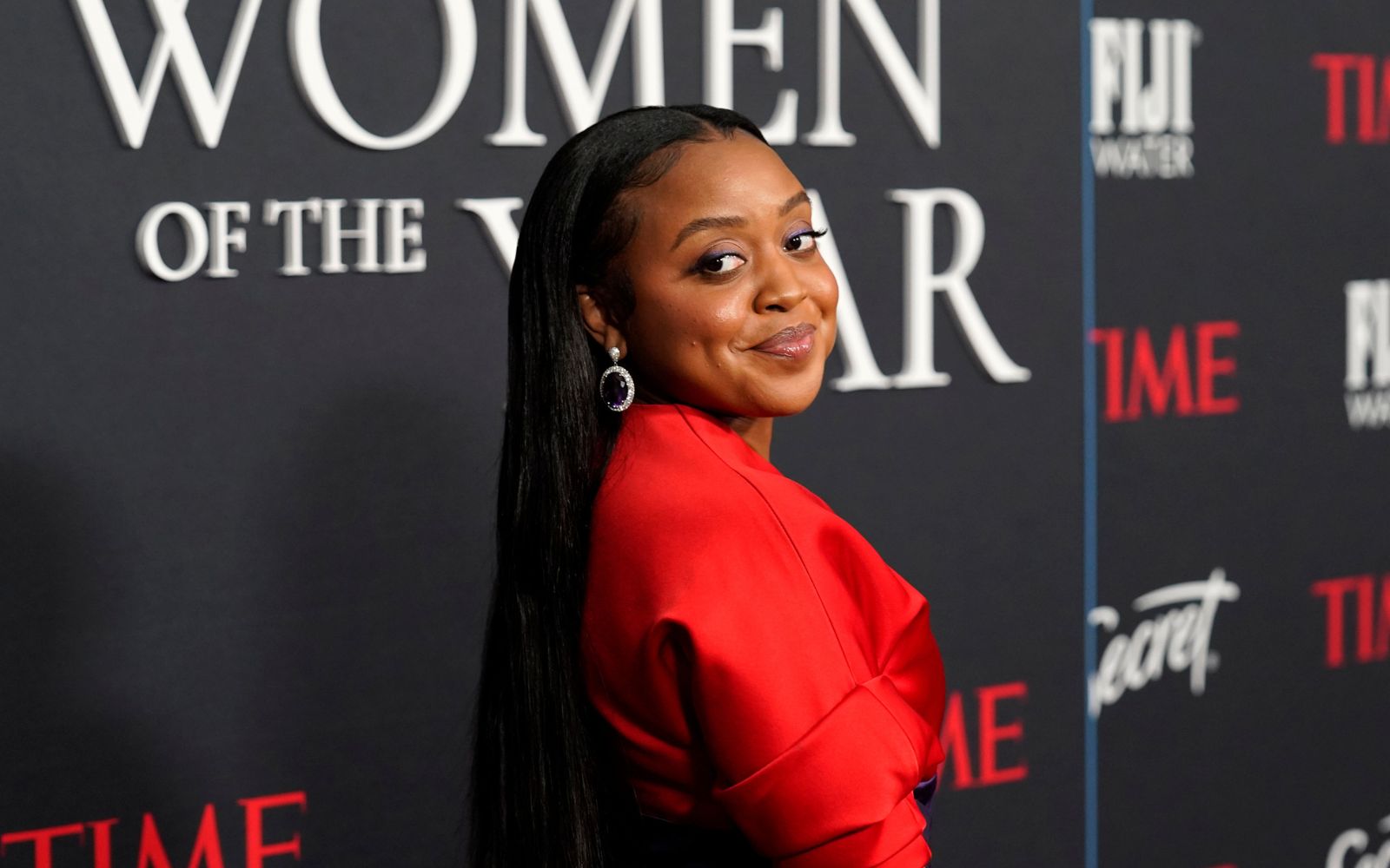 SNL NAILS BRIDESMAID CULT PARODY - Z93