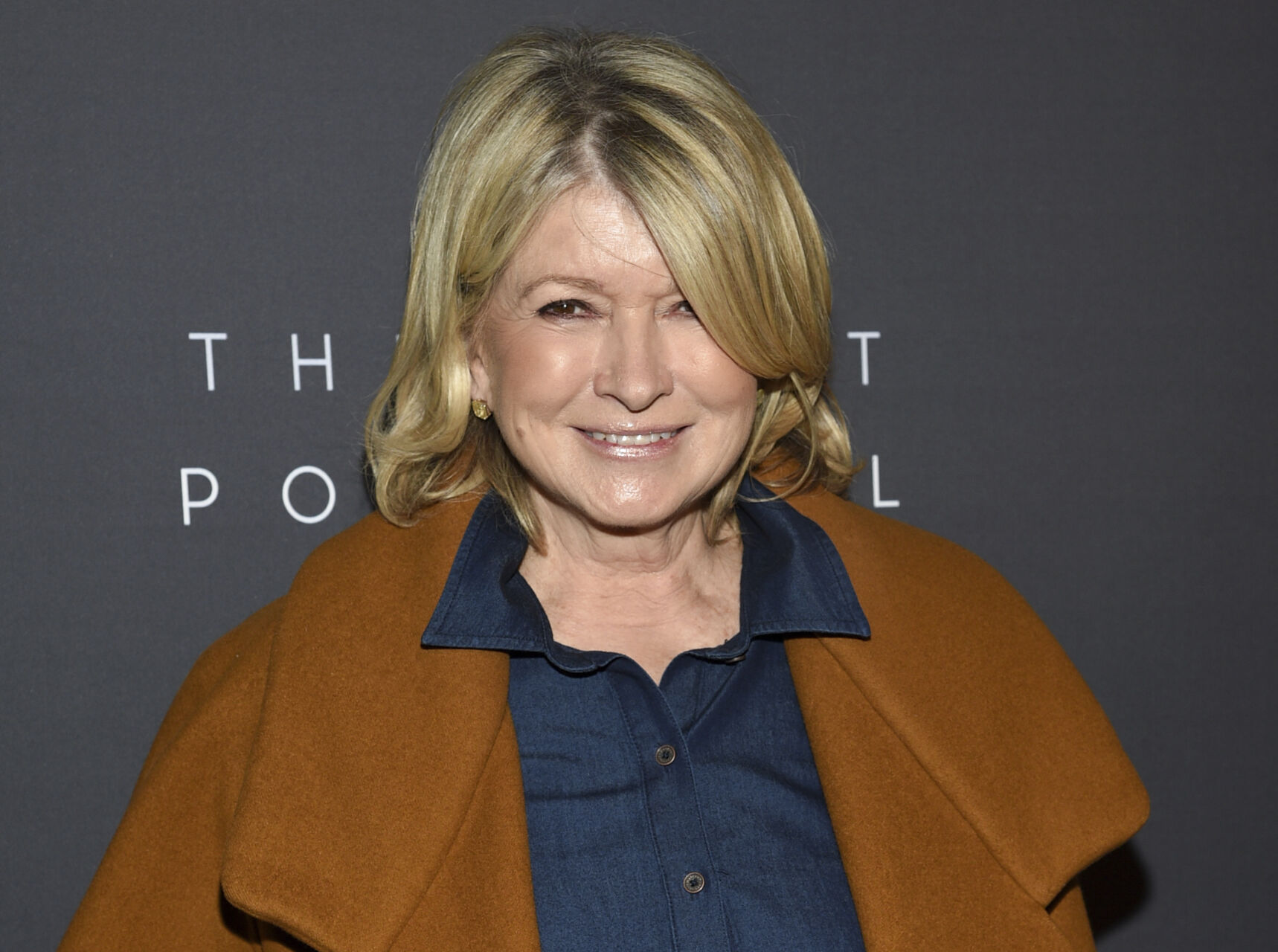 MARTHA STEWART ON THE COVER OF SPORTS ILLUSTRATED SWIMSUIT ISSUE - Z93