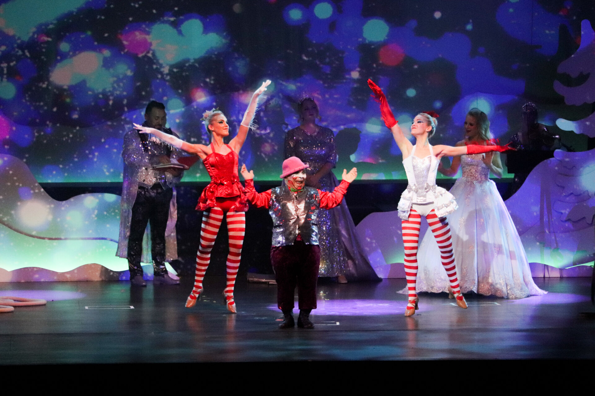 CIRQUE MUSICA - HOLIDAY WONDERLAND COMING TO LA CROSSE CENTER - Z93