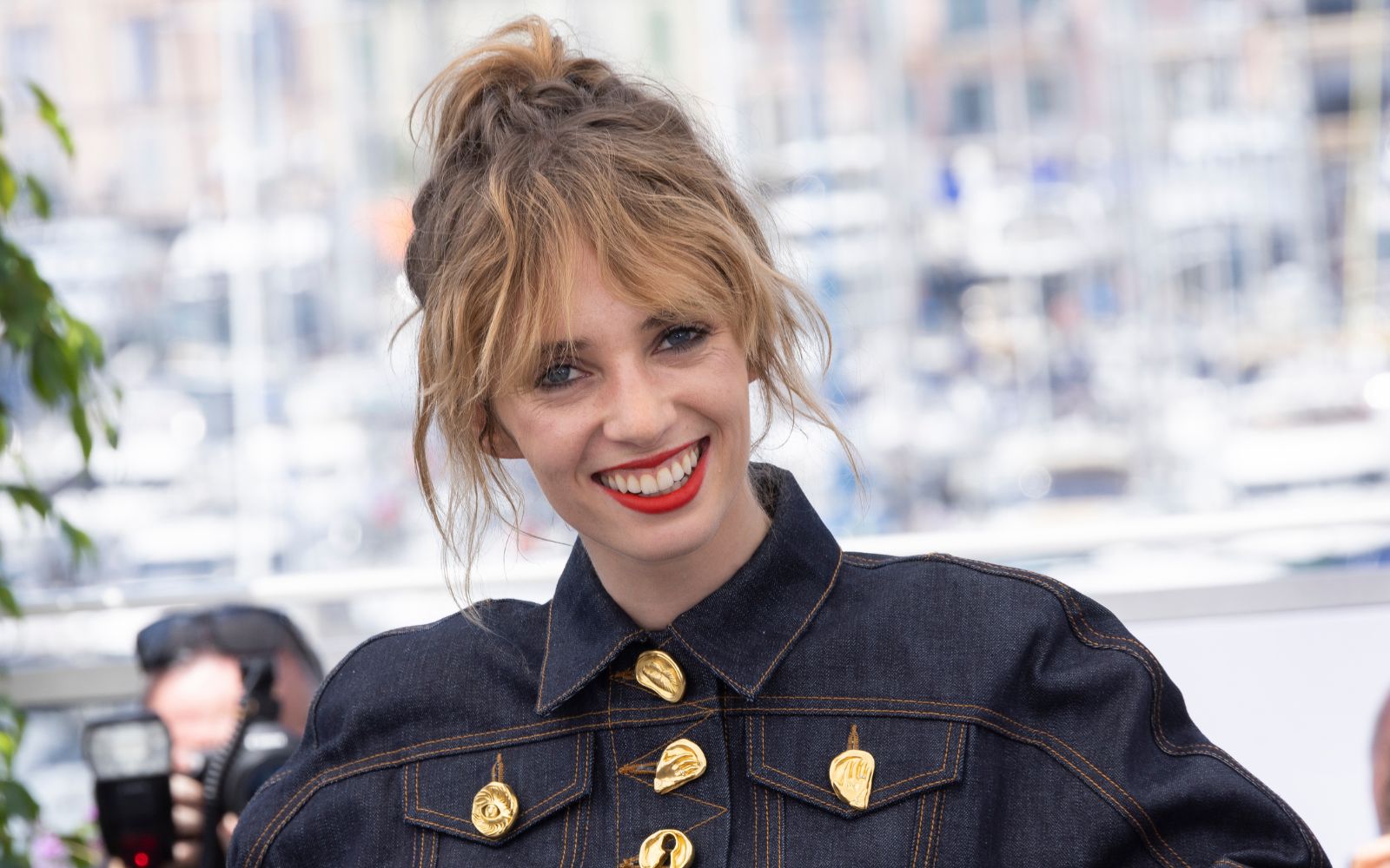 SEE UMA THURMAN & DAUGHTER MAYA HAWKE TOGETHER IN TRAILER FOR 'THE KILL ...