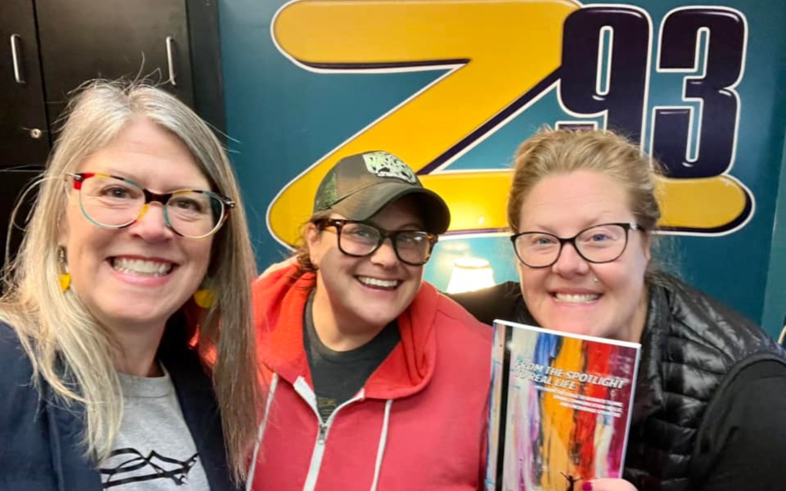 LISA DAVID OLSON CHATS NEW BOOK: FROM THE SPOTLIGHT TO REAL LIFE - Z93