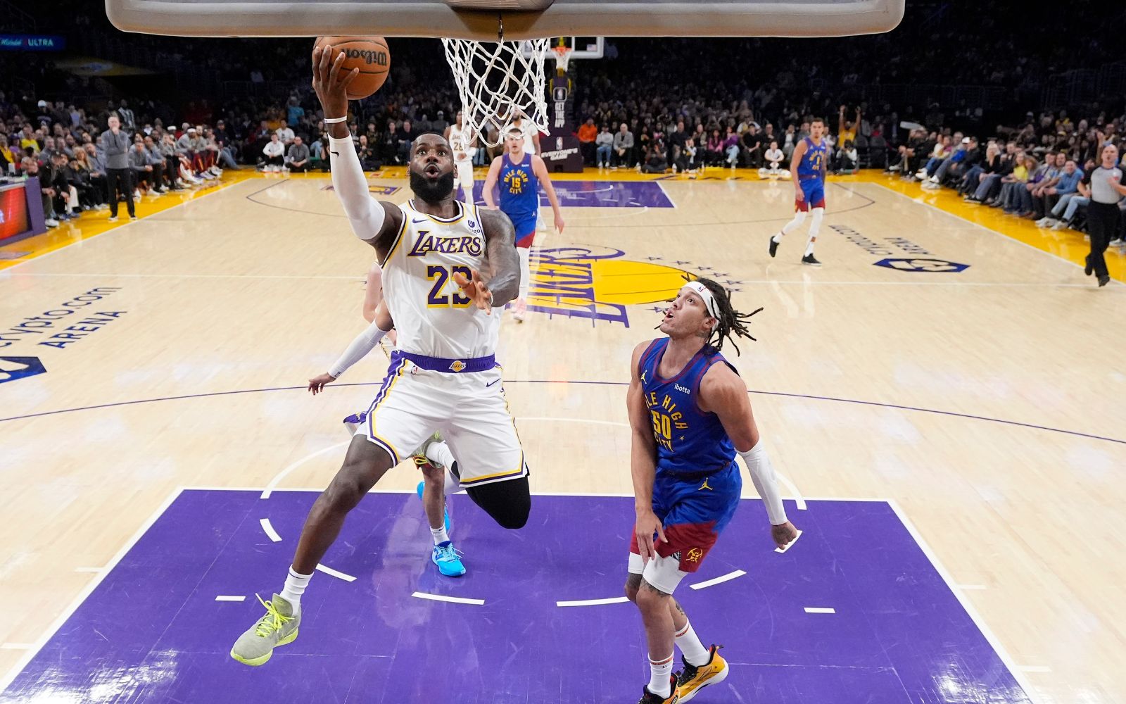 Lebron James Makes History As First Nba Player To Score 40 000 Points Z93