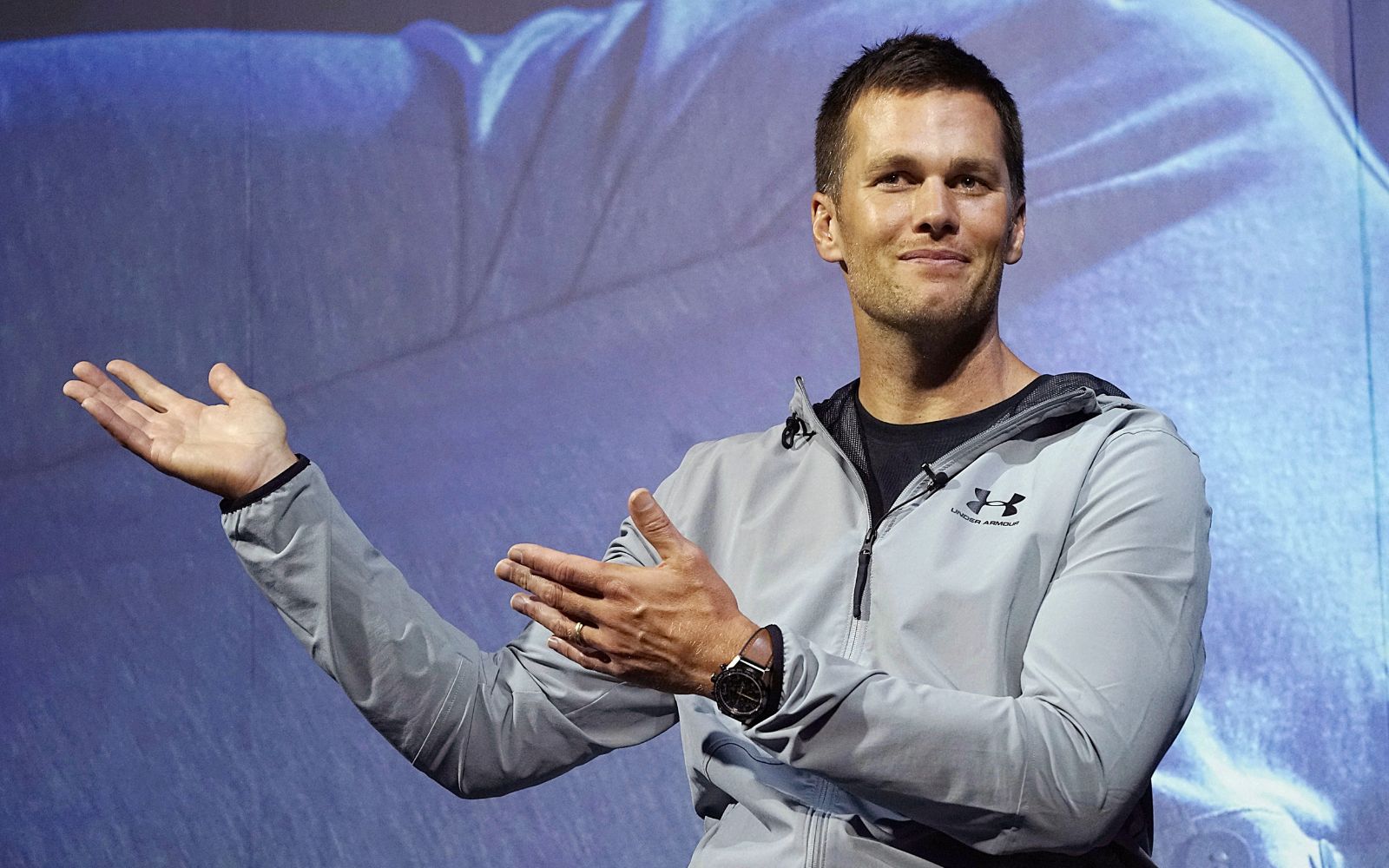 NETFLIX SETS RELEASE DATE FOR TOM BRADY ROAST, HOSTED BY KEVIN HART - Z93
