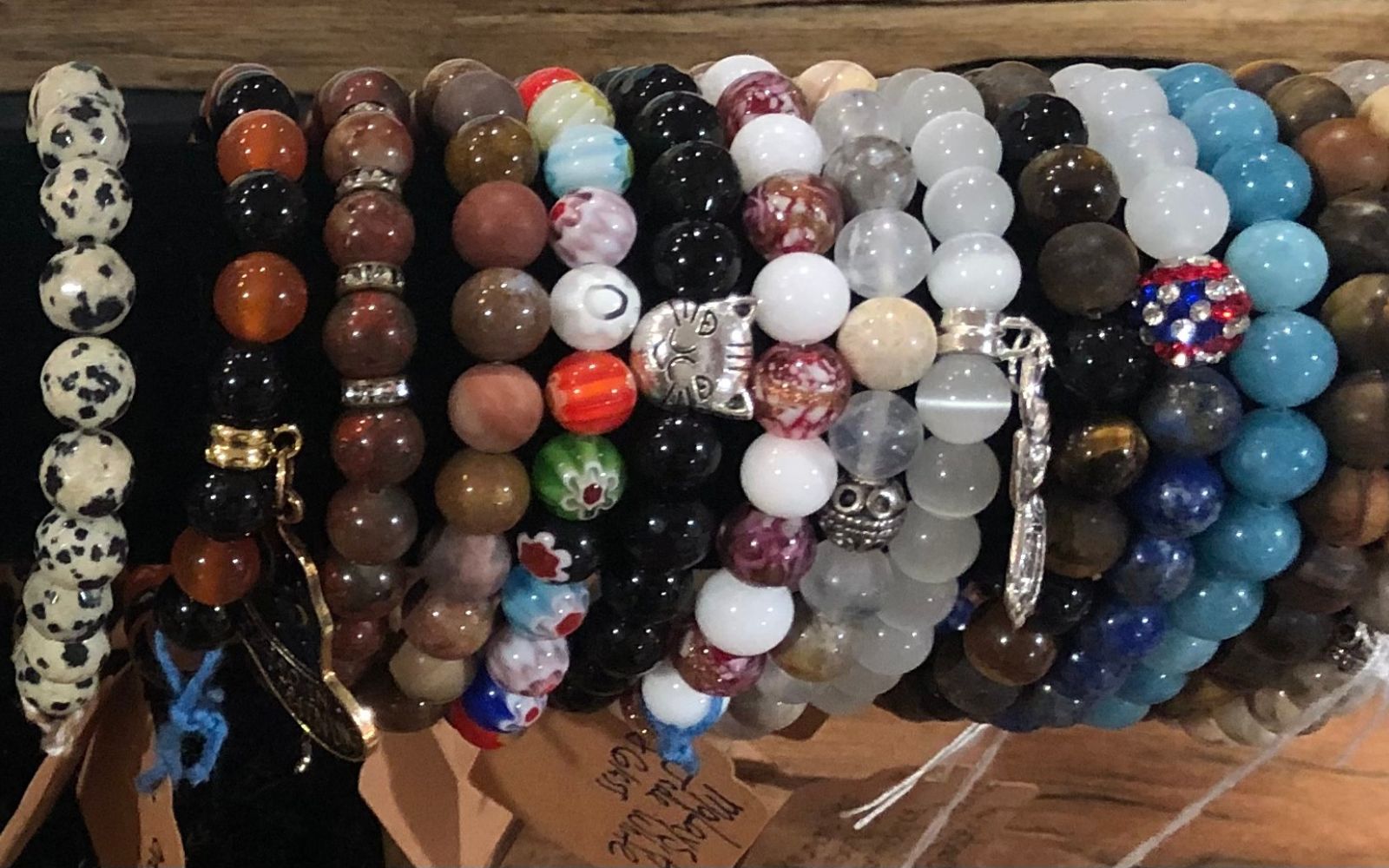 BEADS BY DESIGN'S RANDY CHATS BRACELET MAKING WORKSHOP AT BESTIE FEST - Z93